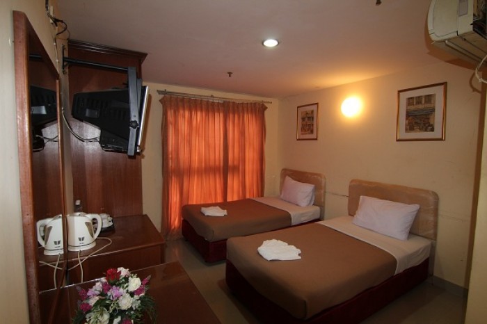 01 STANDARD TWIN – Adamson Hotel Kuala Lumpur